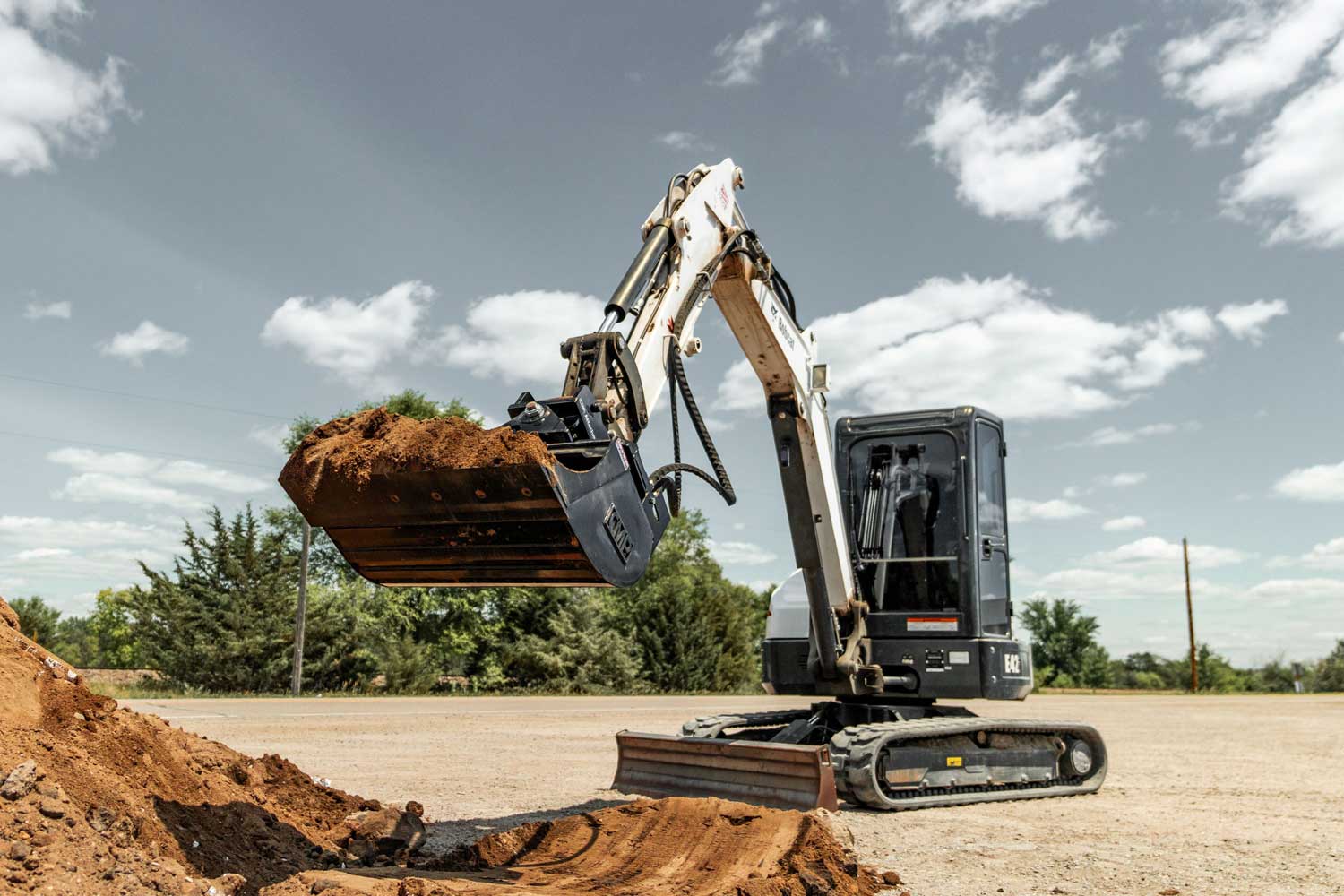 Modular Tilt Rotate Bucket - CMP Attachments