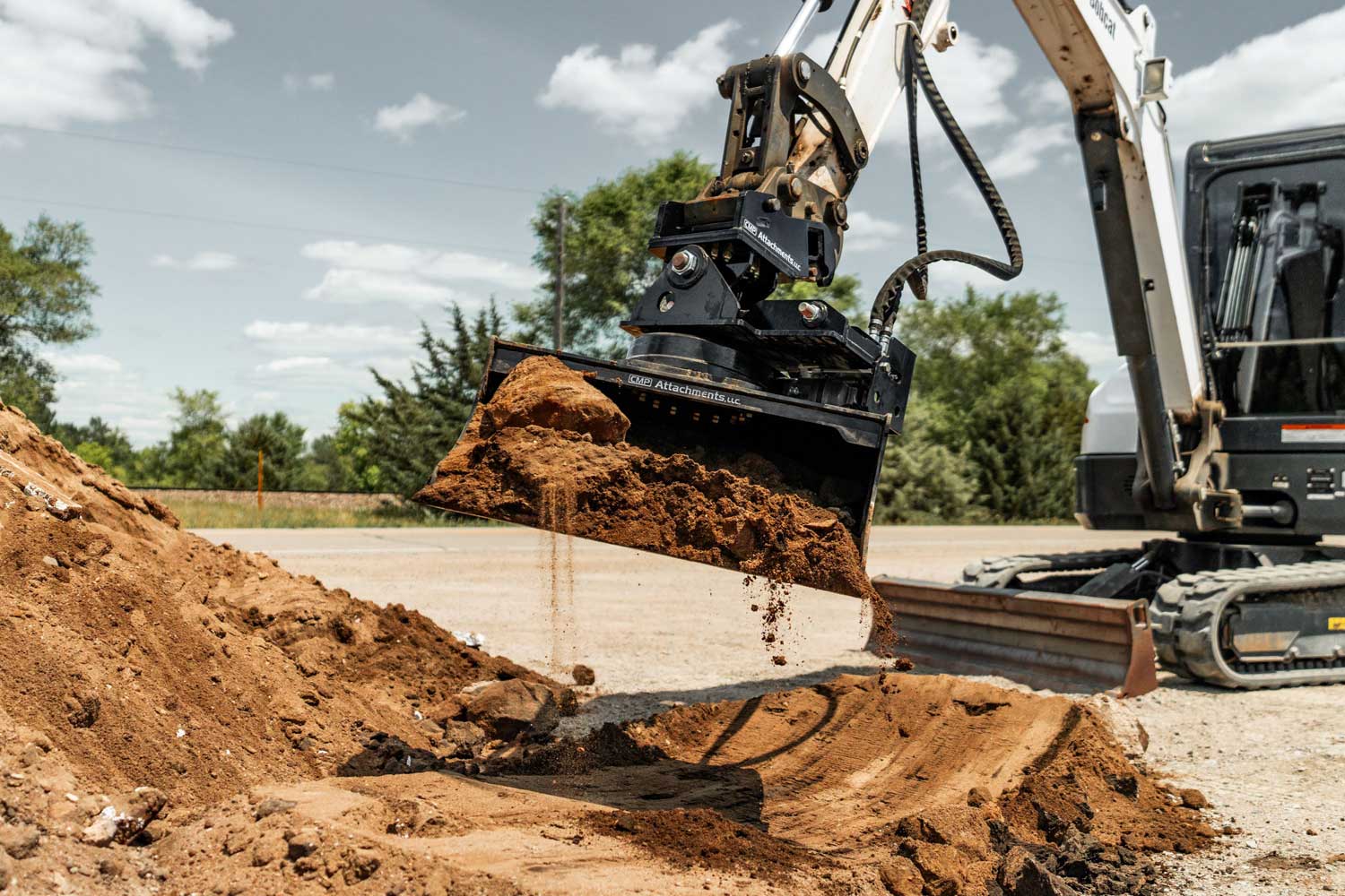 Modular Tilt Rotate Bucket - CMP Attachments